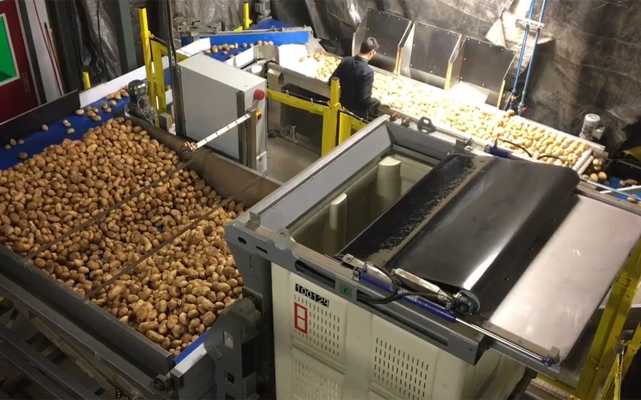 Roll-back Bin Tipper | Wyma Solutions